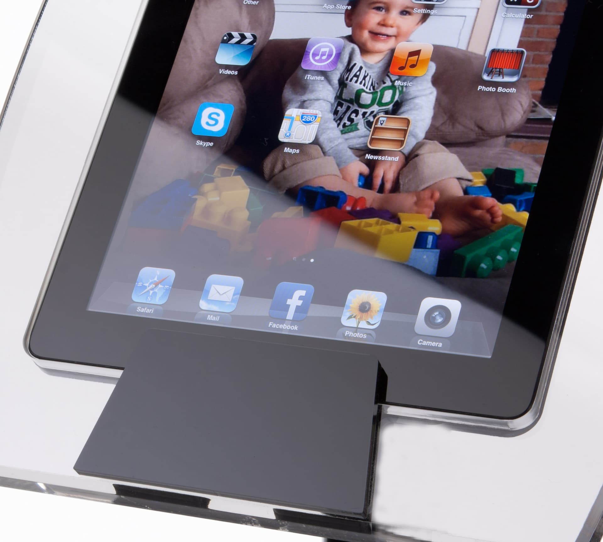Height Adjustable iPad Stand | Rotating & Tilting Bracket | Displays2Go
