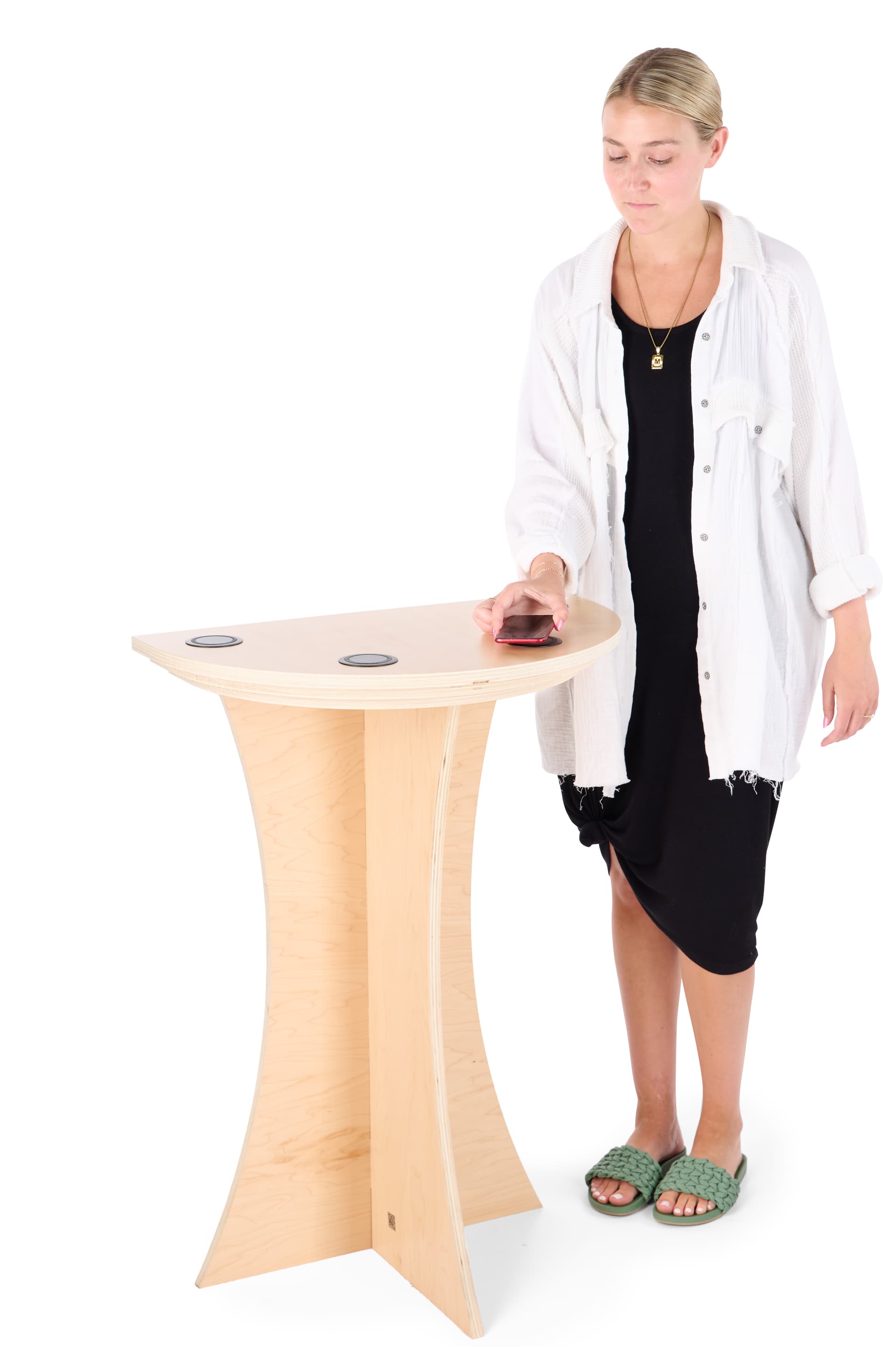 Wireless Charging Station | 4 Device Capacity | Displays2Go