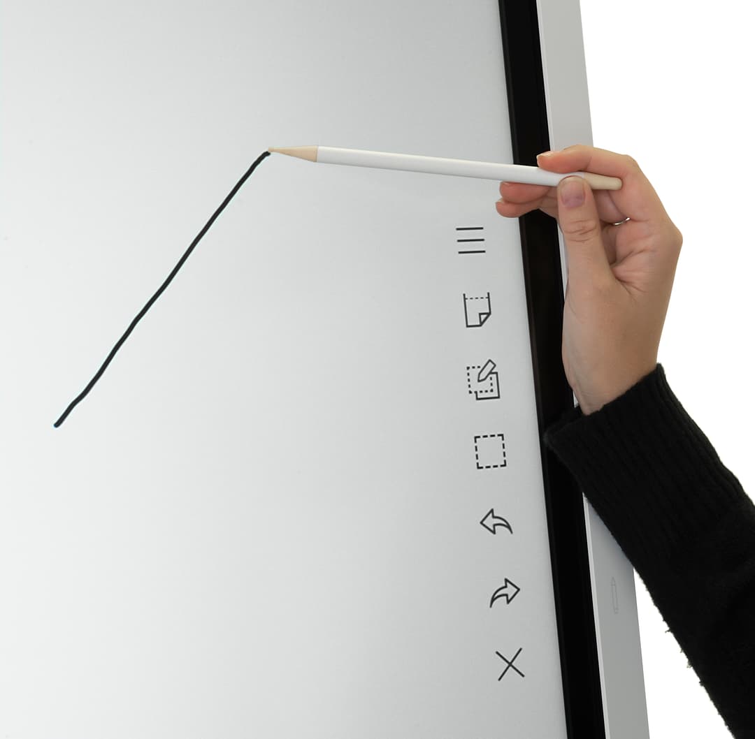 Interactive Digital Flipchart Display | 55” Samsung Flip Pro | Displays2Go