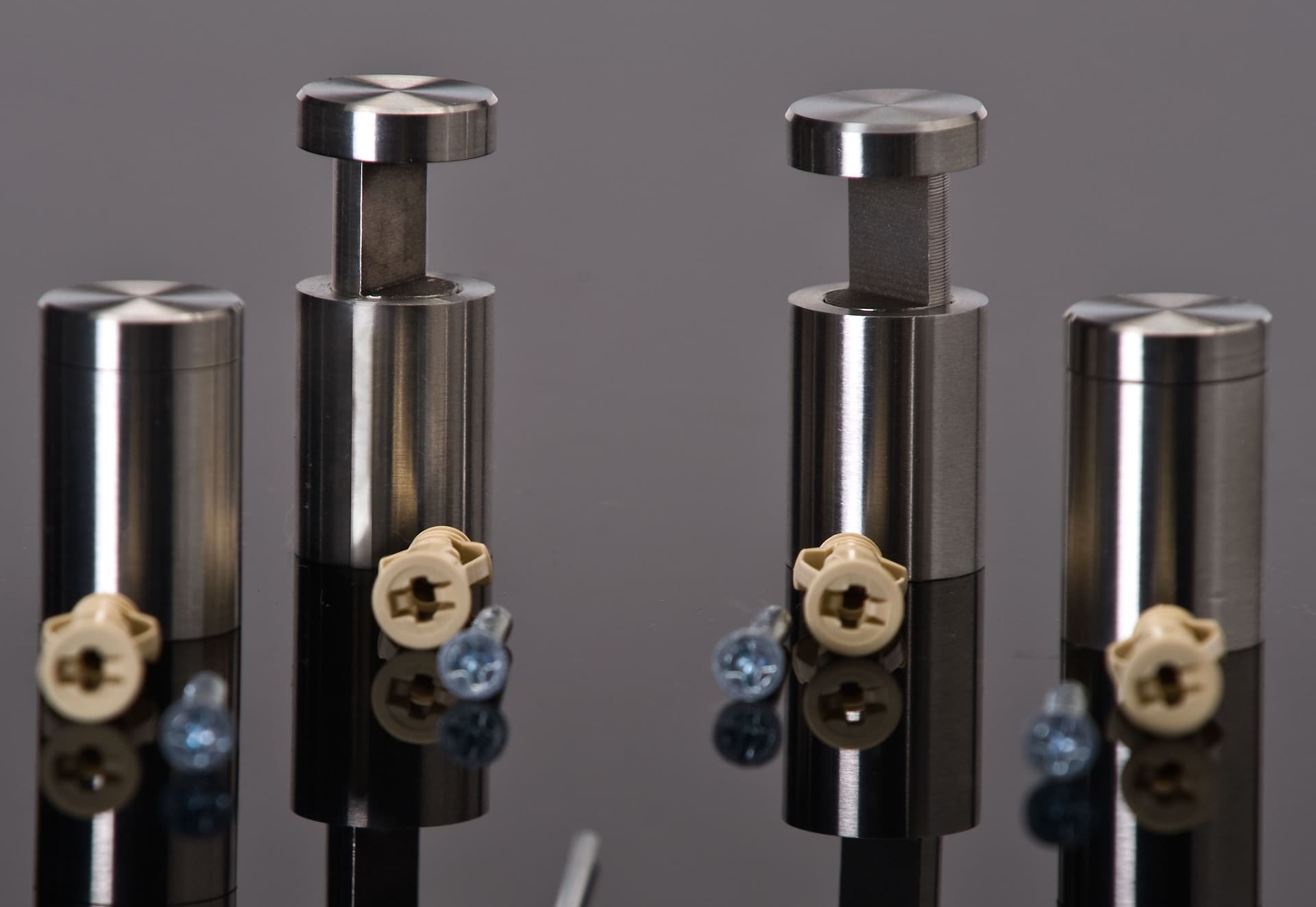 Stand Off Systems - Side-Grip Stand Off Displays | Displays2Go