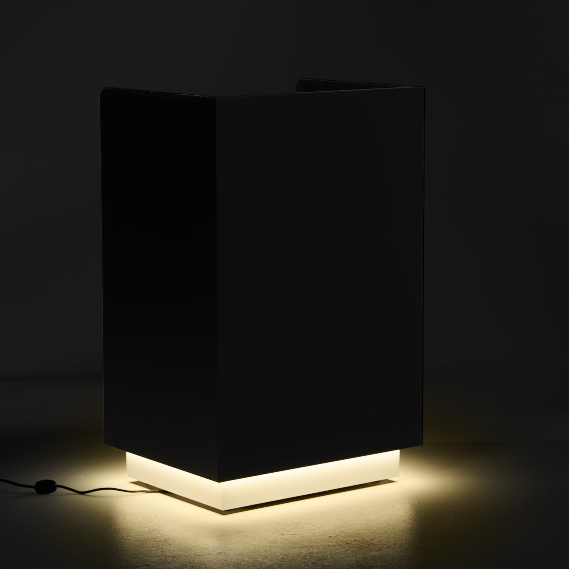 Modern Hostess Stand | Illuminated Base | Displays2Go