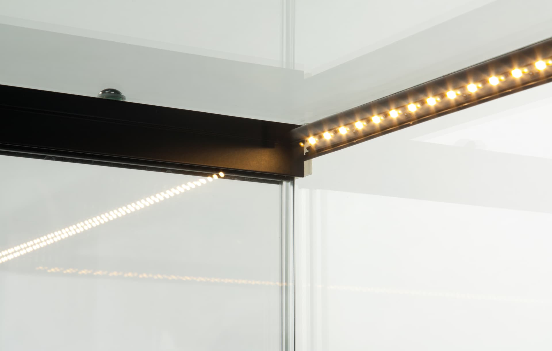 LED-Lit Glass Jewelry Showcase | Display Counter LED Illumination ...