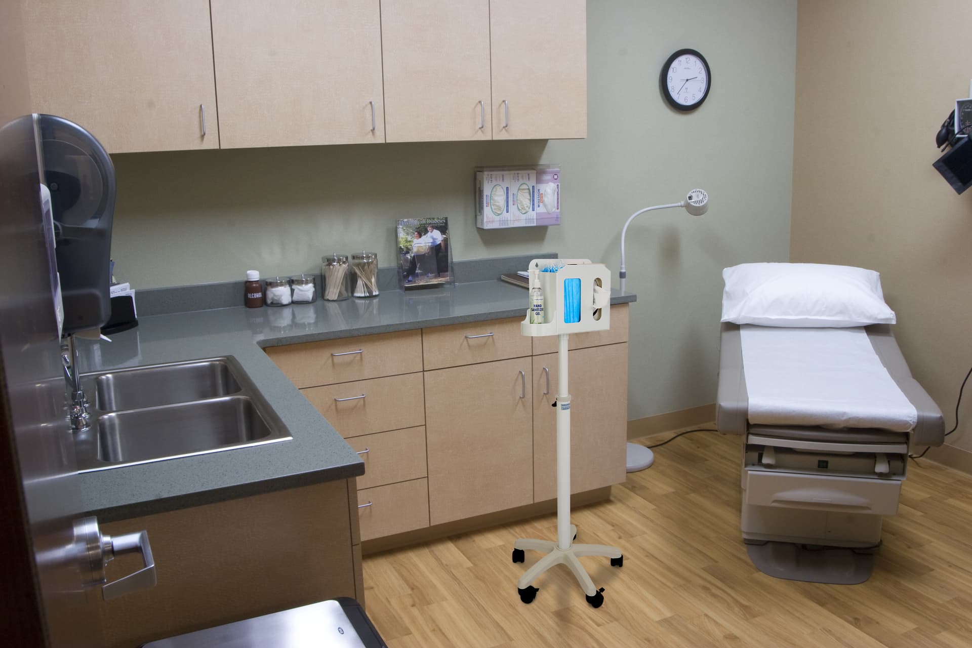 Respiratory Hygiene Station | 3 Compartments for Disinfectant Use ...