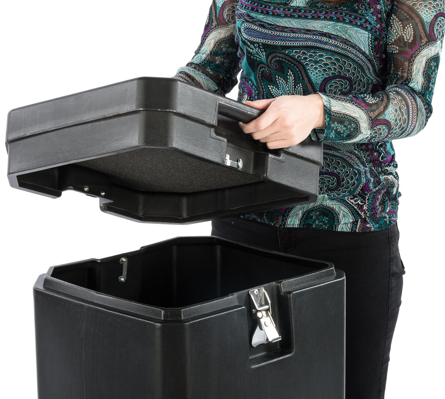 Trade Show Carrying Case | Lift Off Top & Butterfly Latches | Displays2Go