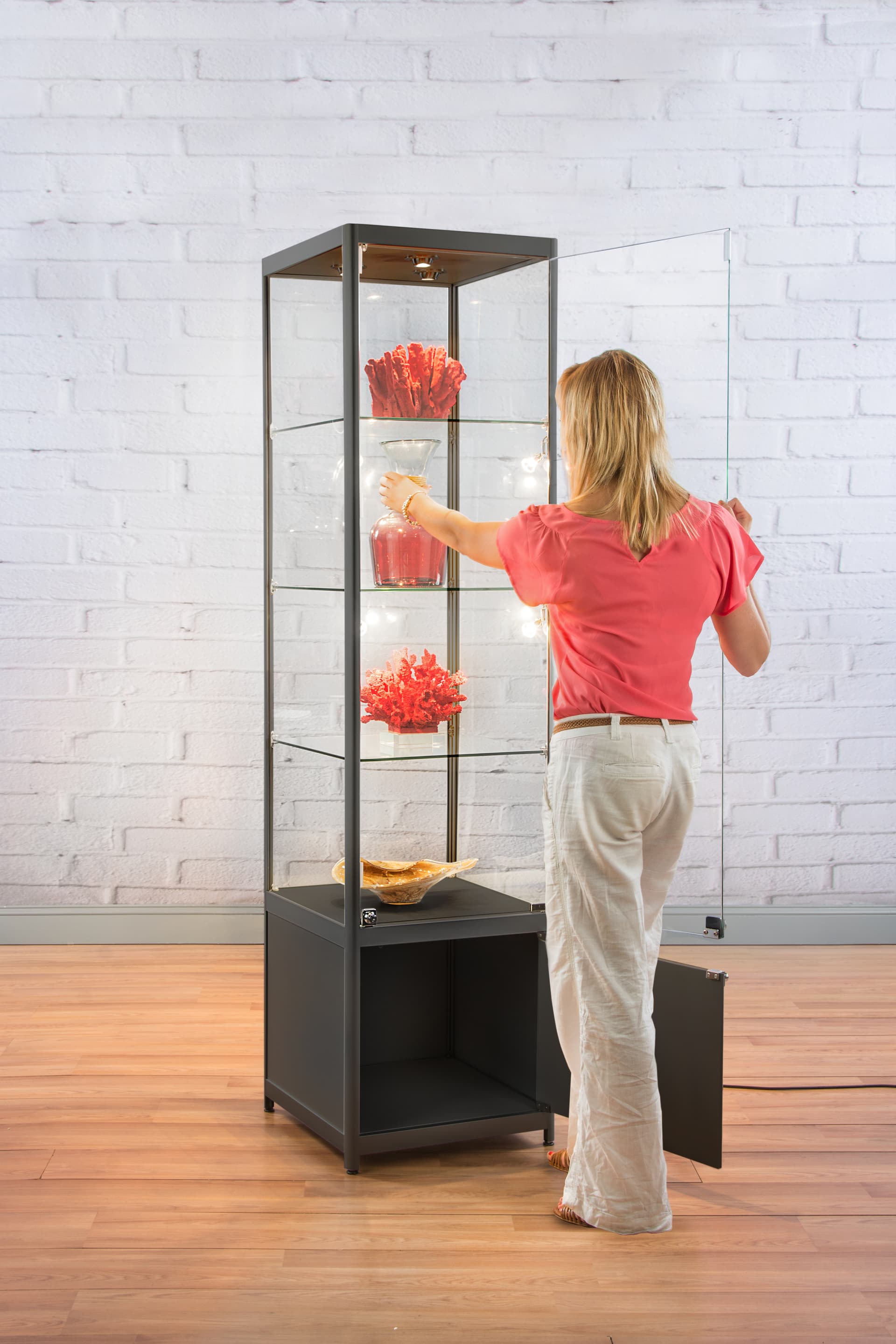 LED Tower Showcase | 6mm Thick Tempered Glass Shelves | Displays2Go