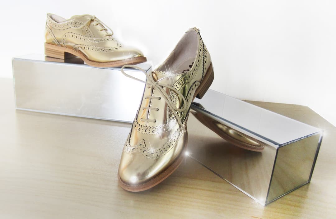 Mirrored Risers | Set of 2 | Displays2Go