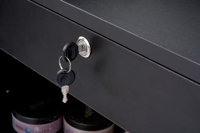 Retail Store Counter | Lockable Display | Displays2Go