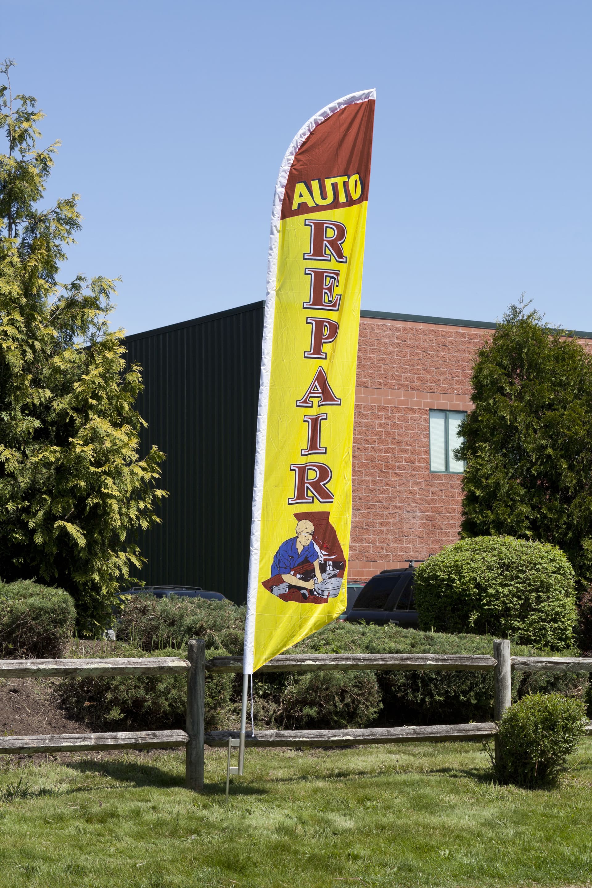 Auto Repair Flags | Ground Spike Message Banners | Displays2Go