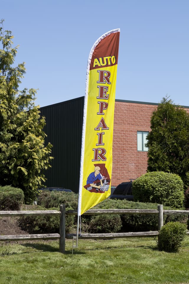 Auto Repair Flags | Ground Spike Message Banners | Displays2Go
