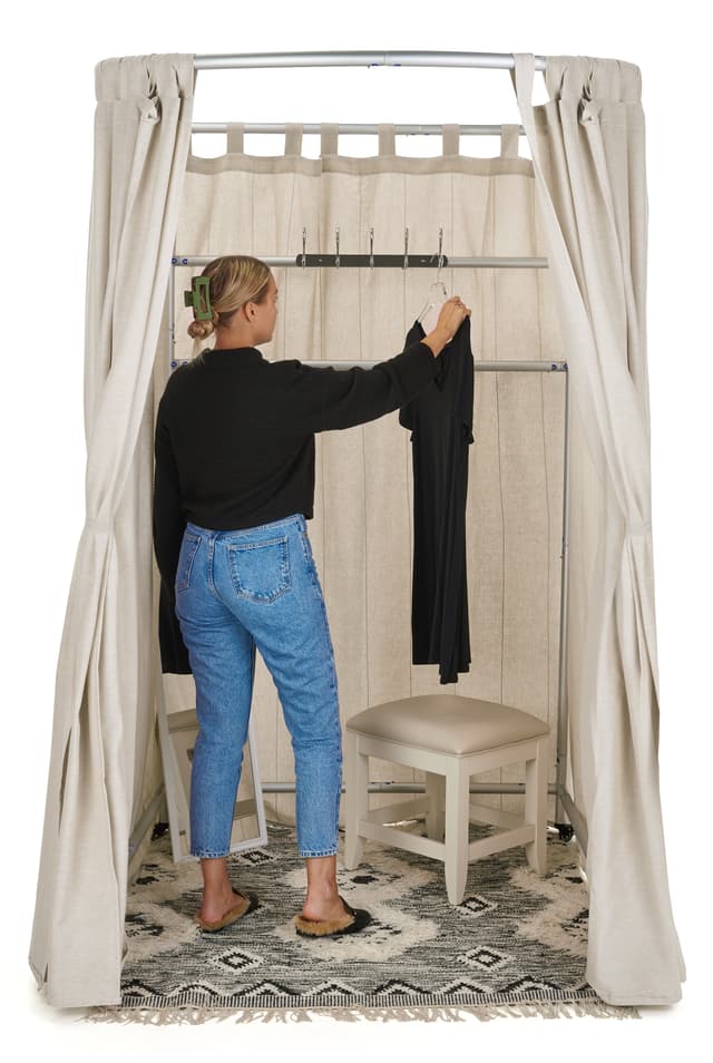 Mobile Fitting Room Frame | No Tool Assembly with Rolling Casters ...