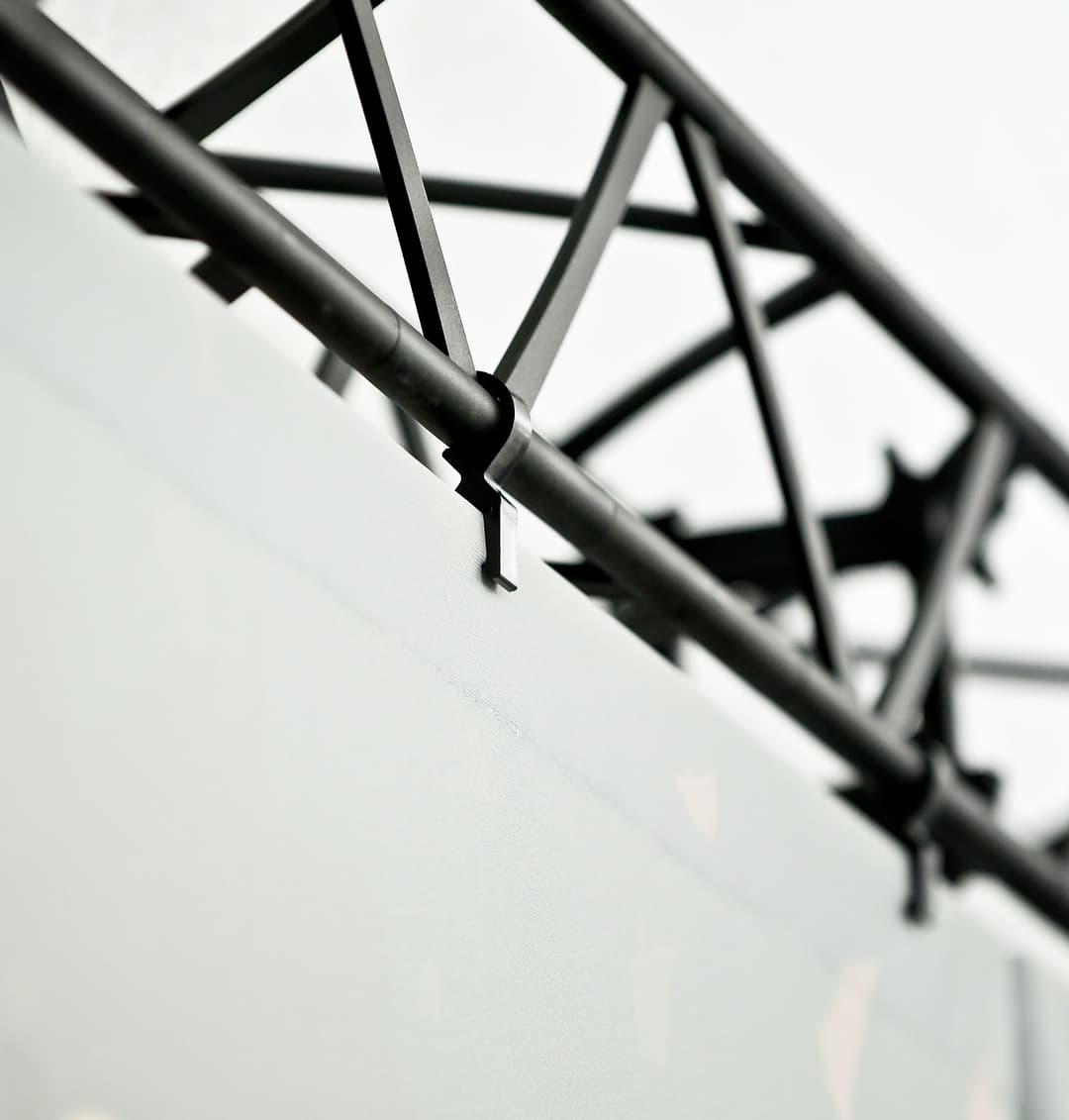 Modular Truss Display for Easy Setup | No Tools Assembly | Displays2Go